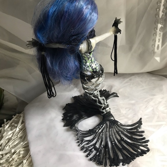 monster high | Other | Mattel Monster High Doll Sirena Von Boo Doll ...